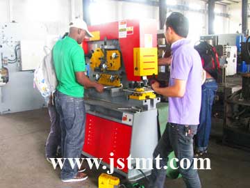 What Does A Ironworker Do Jobs And Safety Maintenance? | Jadestone